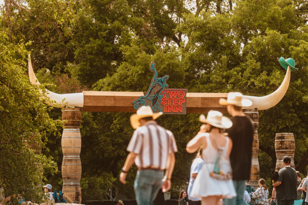 Live music review: Live Nation nails Two Step Inn Festival and T-Pain ...